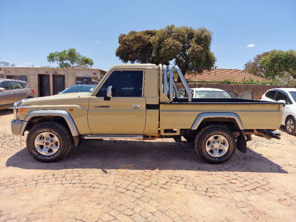 Toyota LX- V8 Land Cruiser - BCS International
