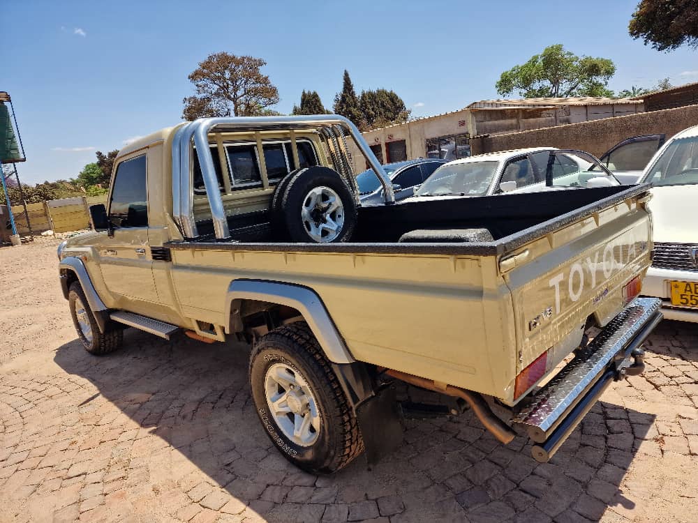 Toyota LX- V8 Land Cruiser - BCS International