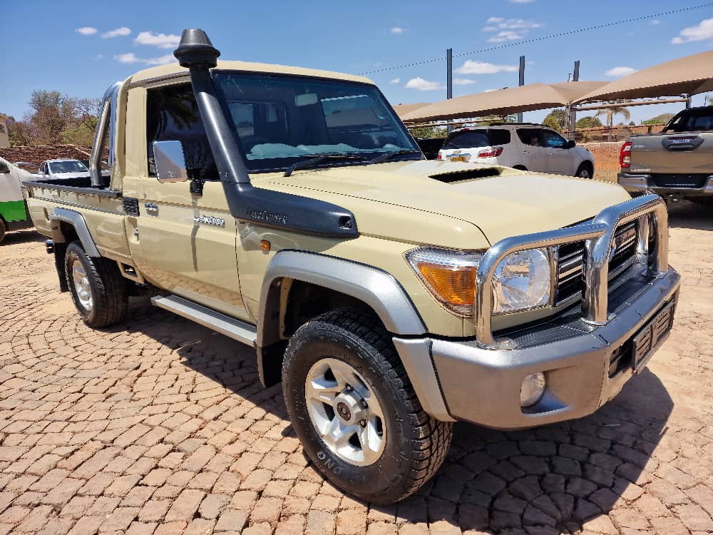 Toyota LX- V8 Land Cruiser - BCS International